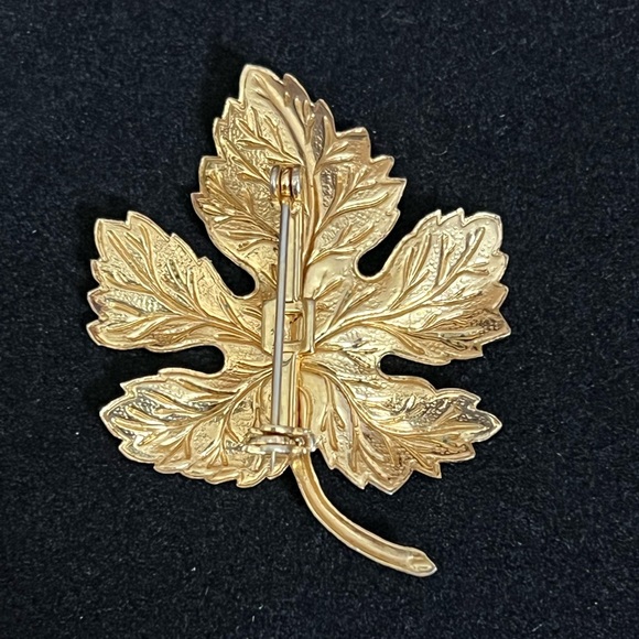 Jewelry | Vintage Maple Leaf Brooch | Poshmark